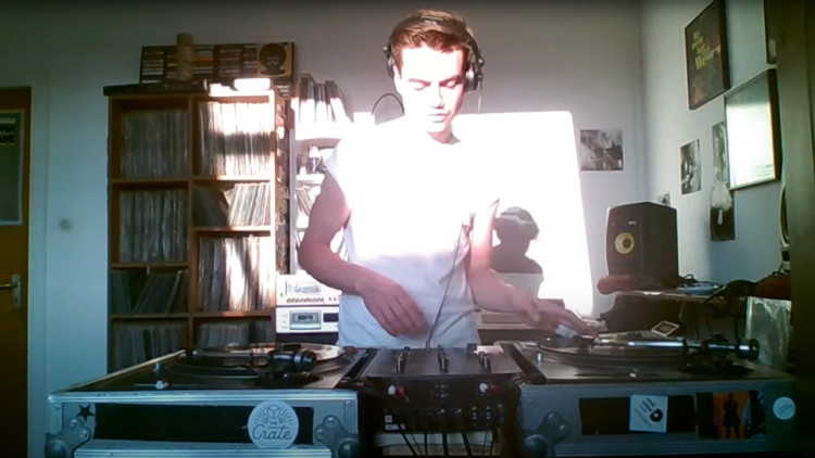 Ludwig Mausberg streamt bei YouTube | SZENE HAMBURG